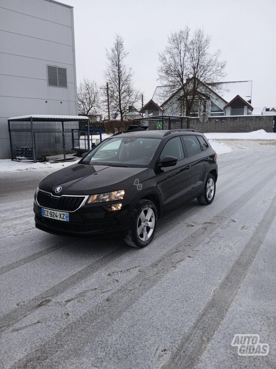 Black Skoda Karoq 2018 in Taurage, with an engine capacity of 2.00 L and mileage of 265 thousand km for 11950 €, photo 3 on AUTOMOTO.COM.LV