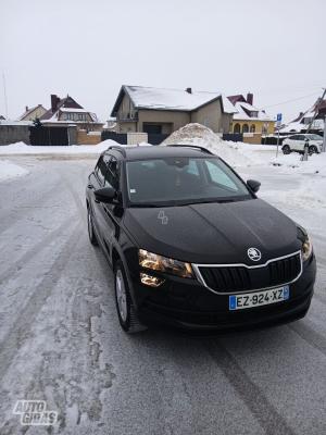 Black Skoda Karoq 2018 in Taurage, with an engine capacity of 2.00 L and mileage of 265 thousand km for 11950 €, photo 8 on AUTOMOTO.COM.LV