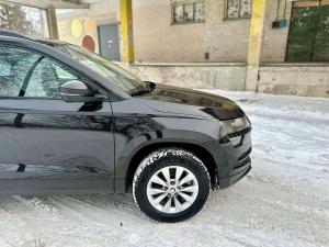 Black Skoda Karoq 2018 in Siauliai, with an engine capacity of 1.60 L and mileage of 182 thousand km for 11900 €, photo 5 on AUTOMOTO.COM.LV
