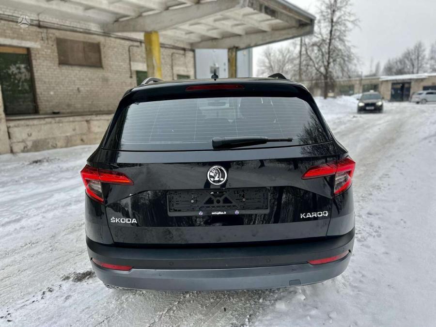 Black Skoda Karoq 2018 in Siauliai, with an engine capacity of 1.60 L and mileage of 182 thousand km for 11900 €, photo 9 on AUTOMOTO.COM.LV