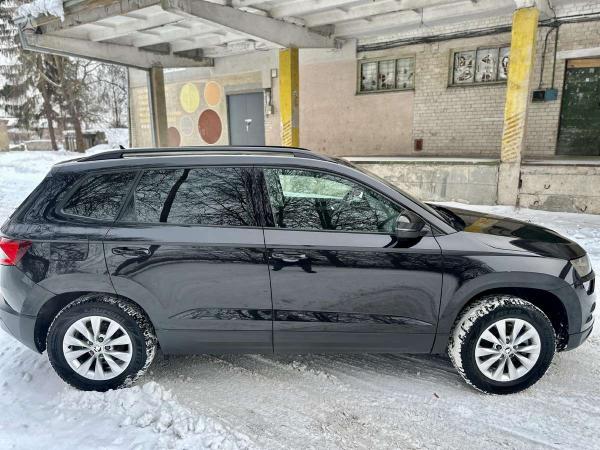 Black Skoda Karoq 2018 in Siauliai, with an engine capacity of 1.60 L and mileage of 182 thousand km for 11900 €, photo 12 on AUTOMOTO.COM.LV