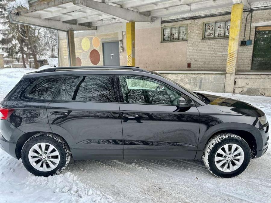 Black Skoda Karoq 2018 in Siauliai, with an engine capacity of 1.60 L and mileage of 182 thousand km for 11900 €, photo 12 on AUTOMOTO.COM.LV