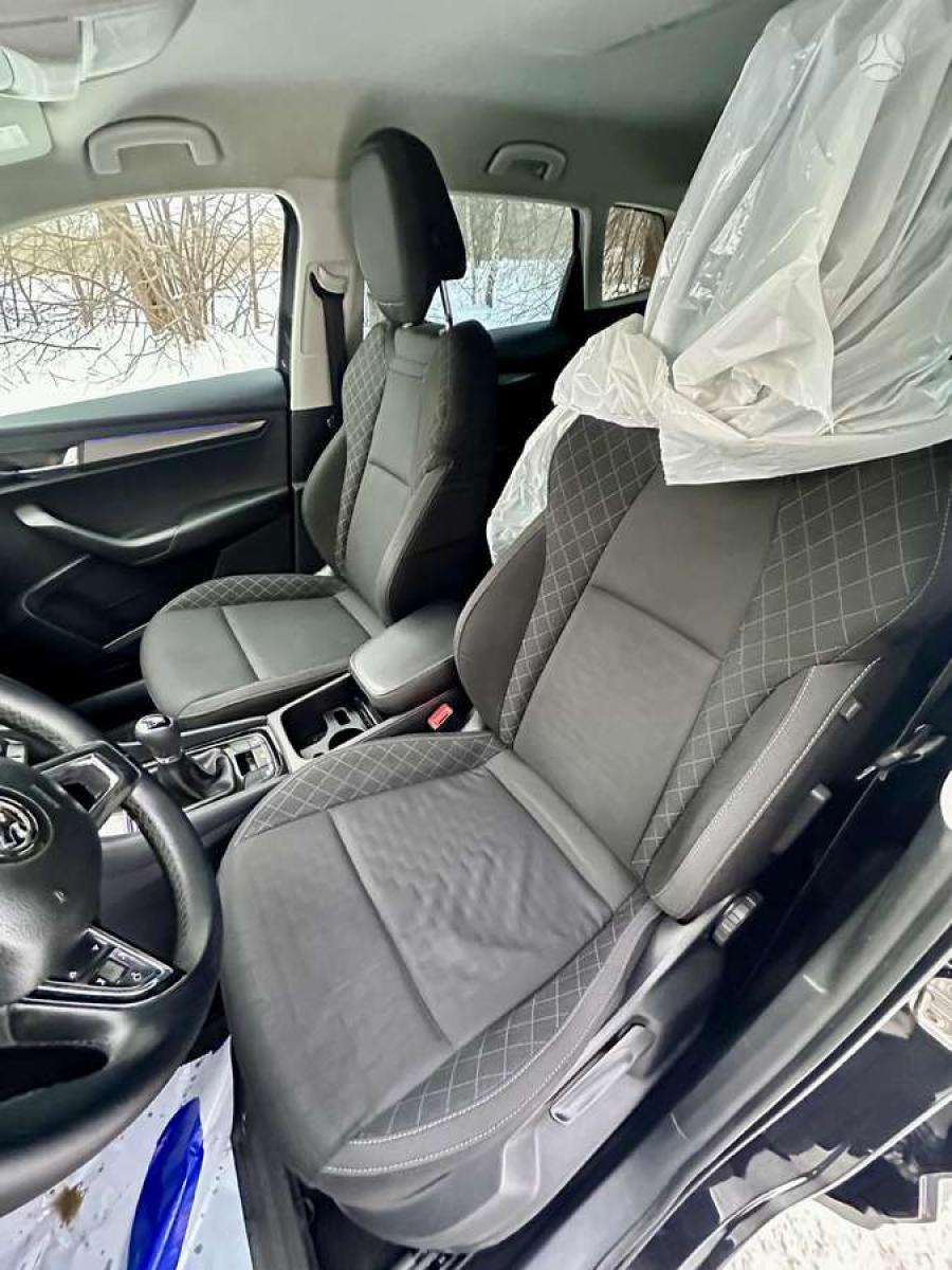 Black Skoda Karoq 2018 in Siauliai, with an engine capacity of 1.60 L and mileage of 182 thousand km for 11900 €, photo 21 on AUTOMOTO.COM.LV