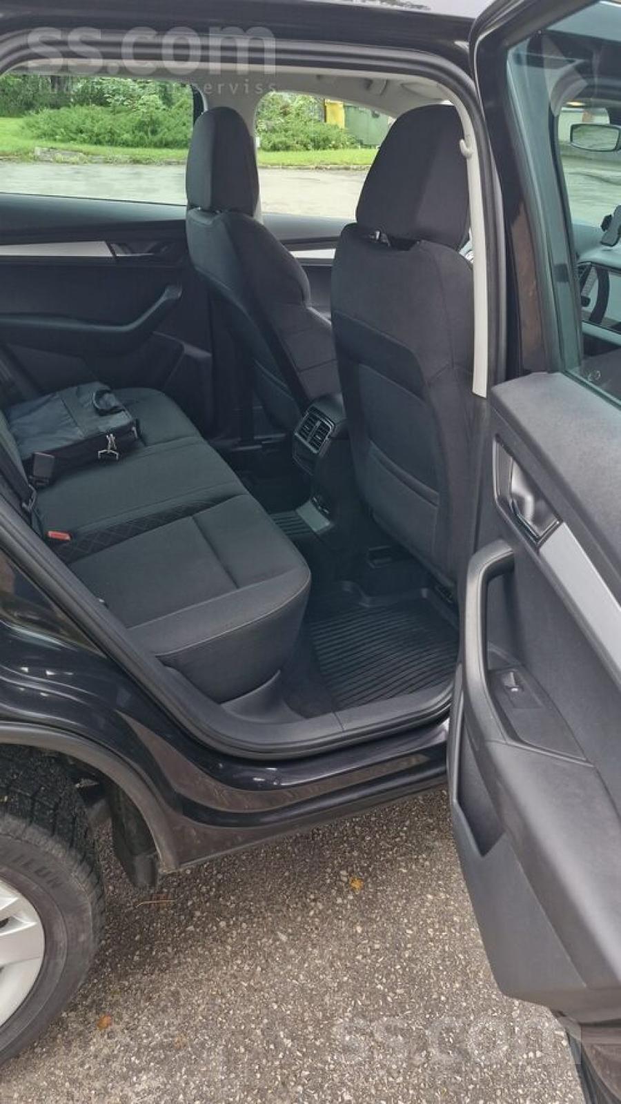 Melns Skoda Karoq 2018 Rīga, ar dzinēja tilpumu 1.60 L un nobraukumu 159 tūkst. km par 15600 €, foto 6 vietnē AUTOMOTO.COM.LV