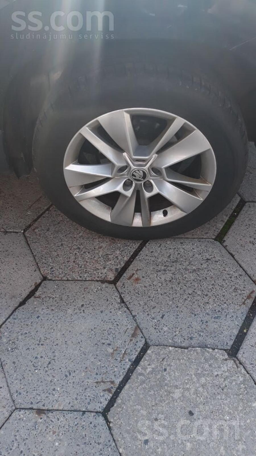 Melns Skoda Karoq 2018 Rīga, ar dzinēja tilpumu 1.60 L un nobraukumu 159 tūkst. km par 15600 €, foto 8 vietnē AUTOMOTO.COM.LV