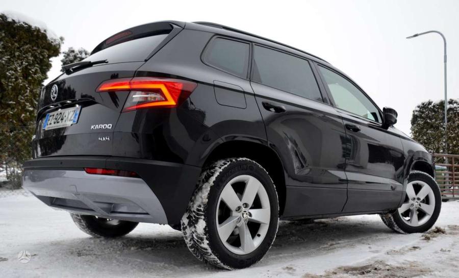 Black Skoda Karoq 2019 in Kaunas, with an engine capacity of 2.00 L and mileage of 260 thousand km for 14900 €, photo 5 on AUTOMOTO.COM.LV