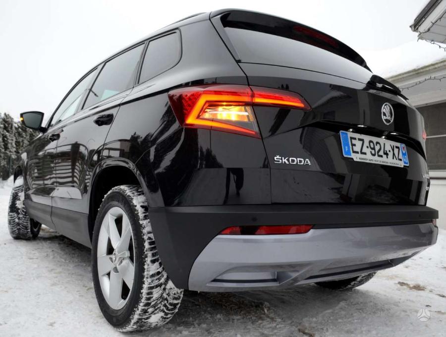 Black Skoda Karoq 2019 in Kaunas, with an engine capacity of 2.00 L and mileage of 260 thousand km for 14900 €, photo 10 on AUTOMOTO.COM.LV