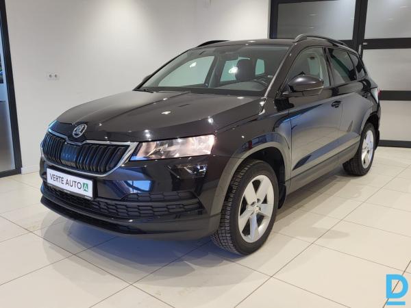 Black Skoda Karoq 2019 in Riga, with an engine capacity of 1.60 L and mileage of 113 thousand km for 17990 €, photo 2 on AUTOMOTO.COM.LV