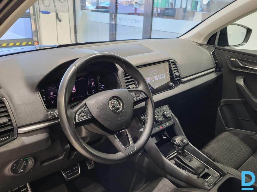 Black Skoda Karoq 2019 in Riga, with an engine capacity of 1.60 L and mileage of 113 thousand km for 17990 €, photo 7 on AUTOMOTO.COM.LV
