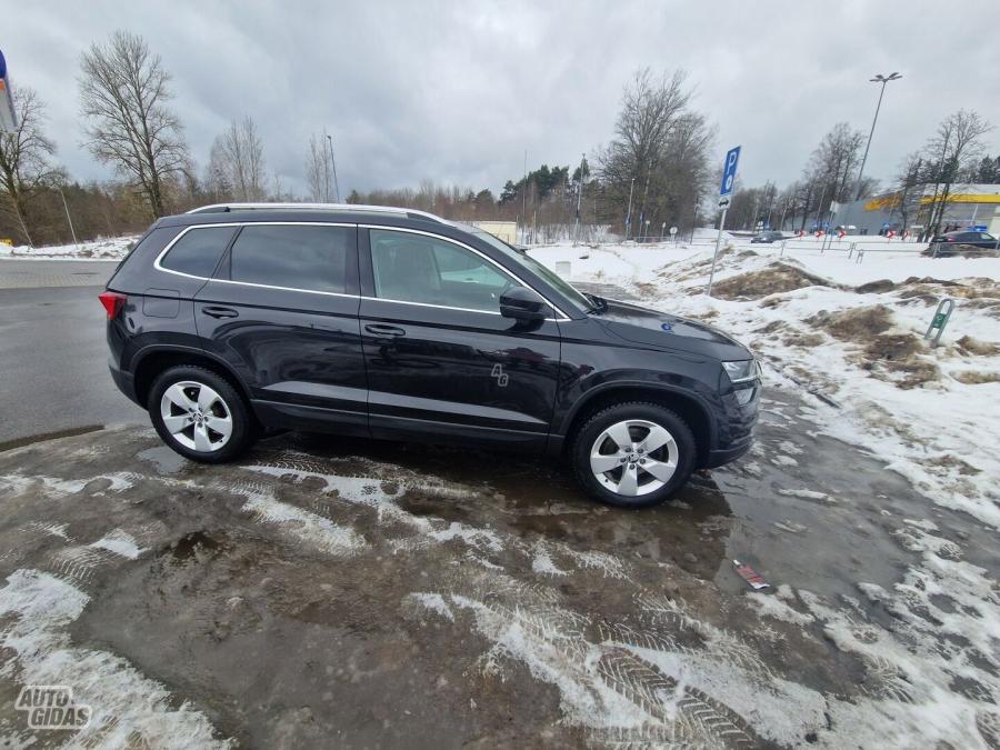 Black Skoda Karoq 2019 in Vilnius, with an engine capacity of 1.50 L and mileage of 157 thousand km for 17200 €, photo 2 on AUTOMOTO.COM.LV