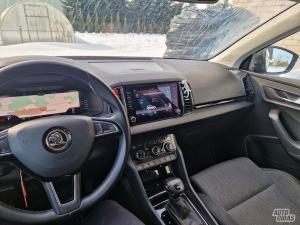 Black Skoda Karoq 2019 in Vilnius, with an engine capacity of 1.50 L and mileage of 157 thousand km for 17200 €, photo 9 on AUTOMOTO.COM.LV