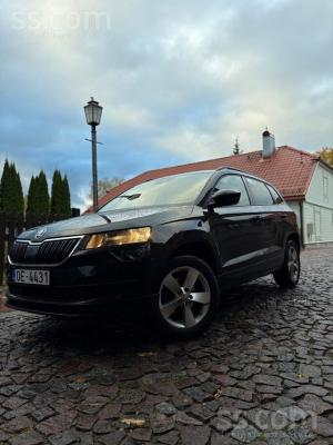 Black Skoda Karoq 2019 in Cesis, with an engine capacity of 1.60 L and mileage of 189 thousand km for 13800 €, photo  on AUTOMOTO.COM.LV