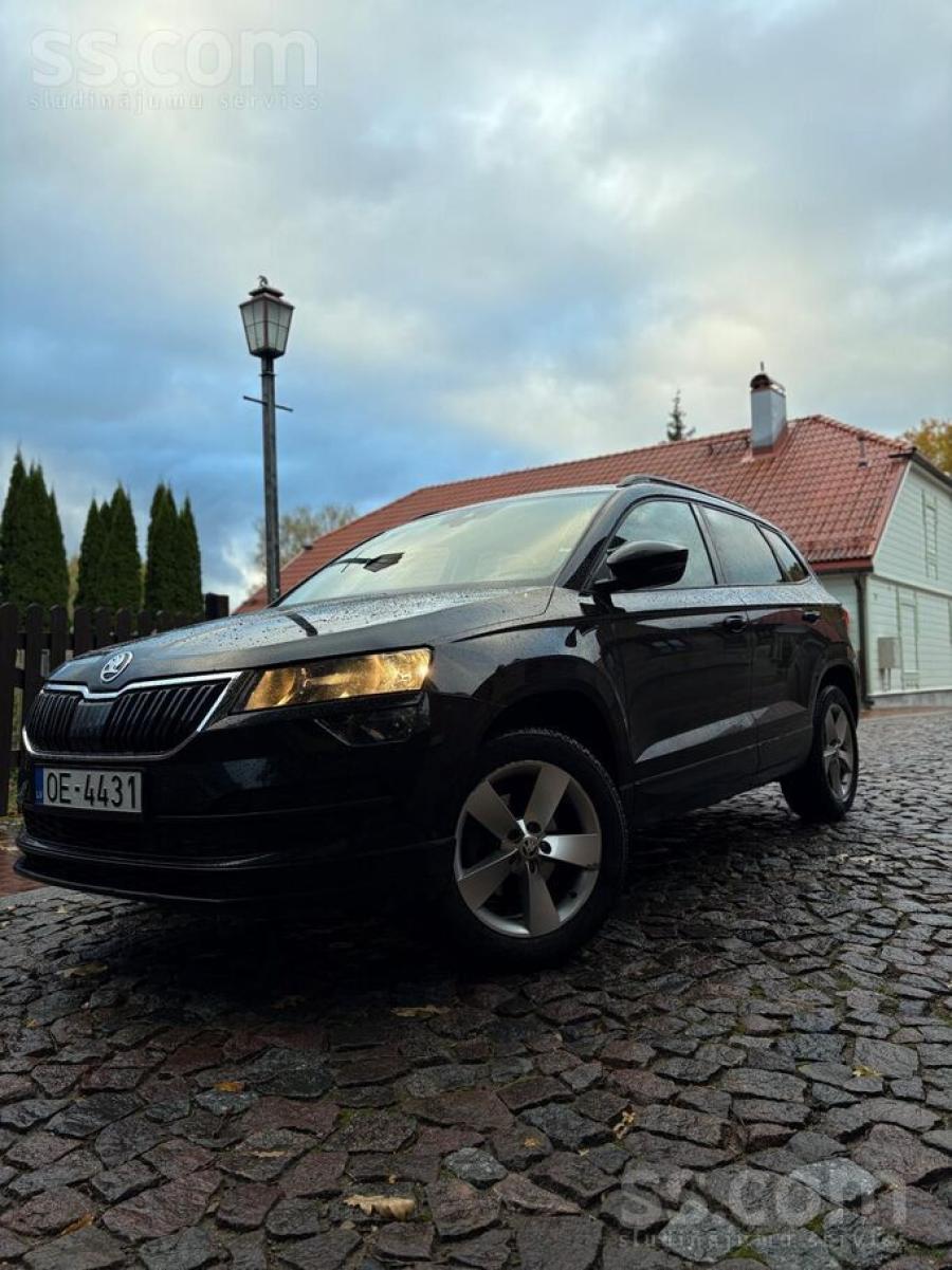 Melns Skoda Karoq 2019 Cēsis, ar dzinēja tilpumu 1.60 L un nobraukumu 189 tūkst. km par 13800 €, foto 1 vietnē AUTOMOTO.COM.LV