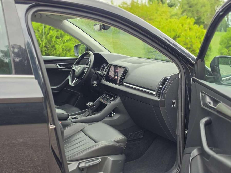 Black Skoda Karoq 2019 in Vilnius, with an engine capacity of 1.50 L and mileage of 193 thousand km for 16350 €, photo 27 on AUTOMOTO.COM.LV
