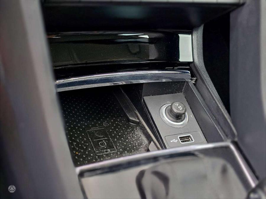 Black Skoda Karoq 2019 in Vilnius, with an engine capacity of 1.50 L and mileage of 193 thousand km for 16350 €, photo 41 on AUTOMOTO.COM.LV