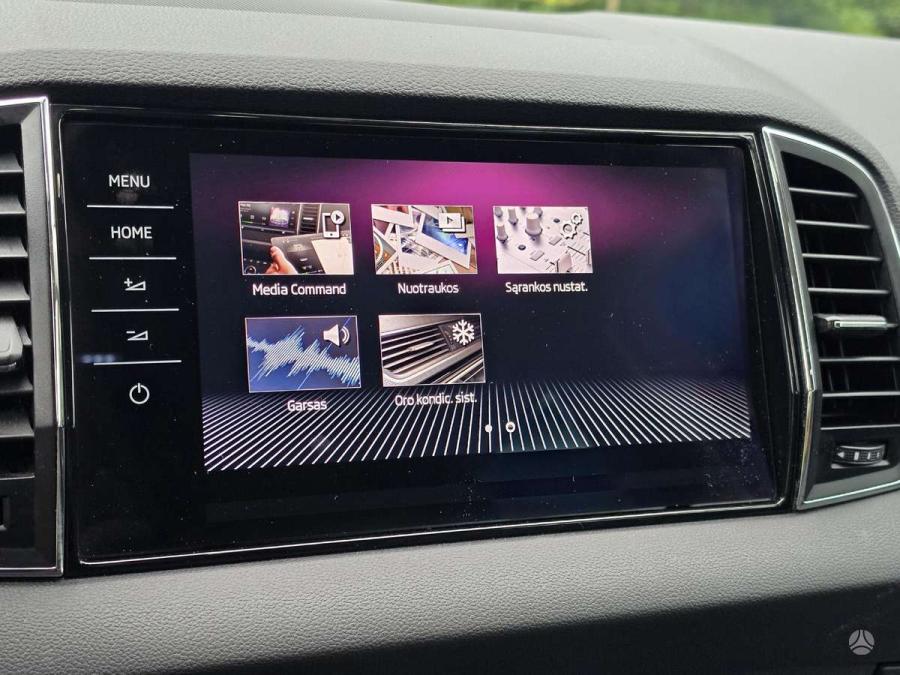 Black Skoda Karoq 2019 in Vilnius, with an engine capacity of 1.50 L and mileage of 193 thousand km for 16350 €, photo 46 on AUTOMOTO.COM.LV