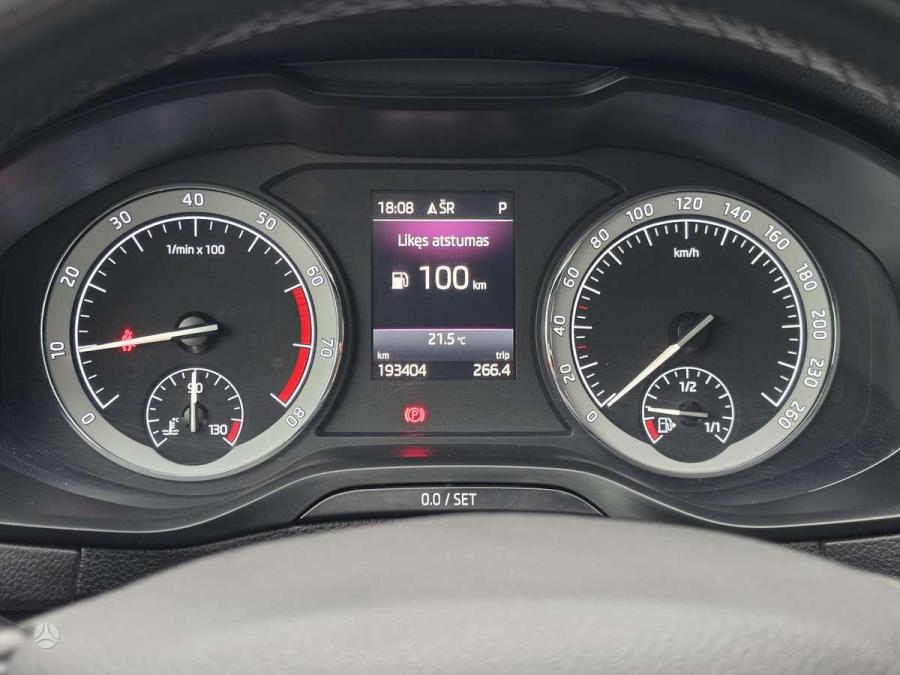 Black Skoda Karoq 2019 in Vilnius, with an engine capacity of 1.50 L and mileage of 193 thousand km for 16350 €, photo 47 on AUTOMOTO.COM.LV