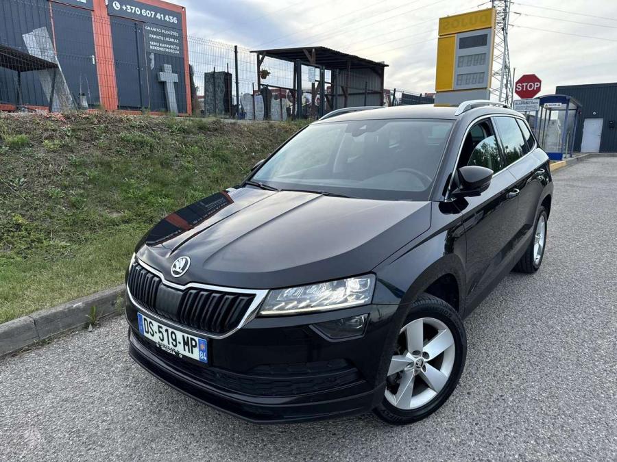 Black Skoda Karoq 2019 in Kaunas, with an engine capacity of 0.00 L and mileage of 260 thousand km for 11790 €, photo 1 on AUTOMOTO.COM.LV
