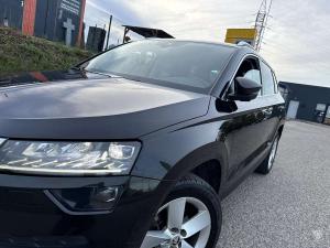Black Skoda Karoq 2019 in Kaunas, with an engine capacity of 0.00 L and mileage of 260 thousand km for 11790 €, photo 4 on AUTOMOTO.COM.LV