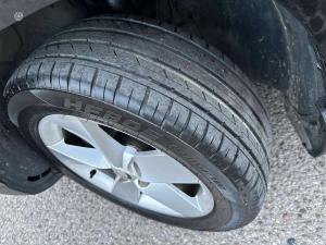 Black Skoda Karoq 2019 in Kaunas, with an engine capacity of 0.00 L and mileage of 260 thousand km for 11790 €, photo 5 on AUTOMOTO.COM.LV
