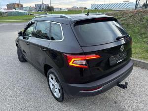 Black Skoda Karoq 2019 in Kaunas, with an engine capacity of 0.00 L and mileage of 260 thousand km for 11790 €, photo 6 on AUTOMOTO.COM.LV