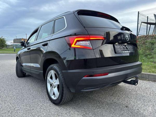 Black Skoda Karoq 2019 in Kaunas, with an engine capacity of 0.00 L and mileage of 260 thousand km for 11790 €, photo 7 on AUTOMOTO.COM.LV