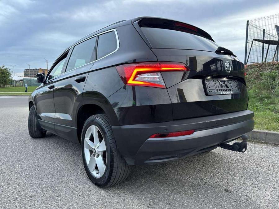 Black Skoda Karoq 2019 in Kaunas, with an engine capacity of 0.00 L and mileage of 260 thousand km for 11790 €, photo 7 on AUTOMOTO.COM.LV