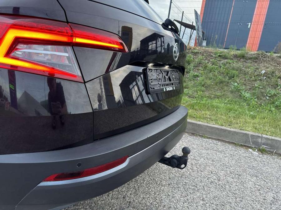 Black Skoda Karoq 2019 in Kaunas, with an engine capacity of 0.00 L and mileage of 260 thousand km for 11790 €, photo 8 on AUTOMOTO.COM.LV