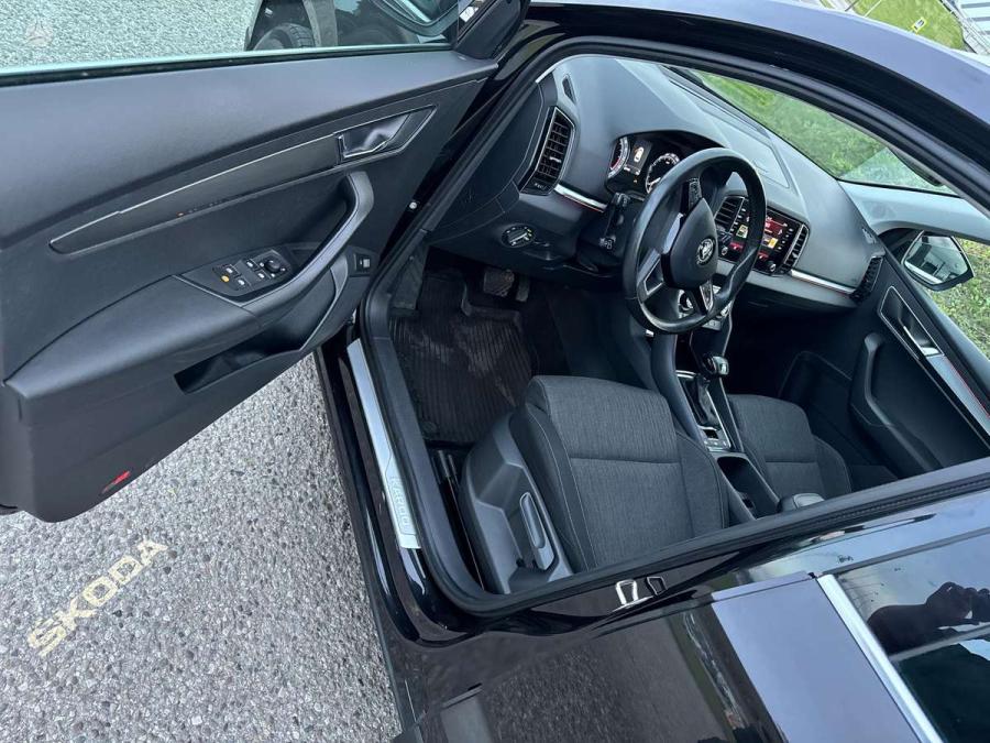 Black Skoda Karoq 2019 in Kaunas, with an engine capacity of 0.00 L and mileage of 260 thousand km for 11790 €, photo 15 on AUTOMOTO.COM.LV