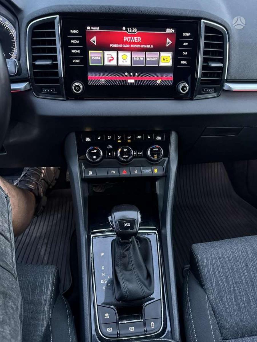 Black Skoda Karoq 2019 in Kaunas, with an engine capacity of 0.00 L and mileage of 260 thousand km for 11790 €, photo 18 on AUTOMOTO.COM.LV