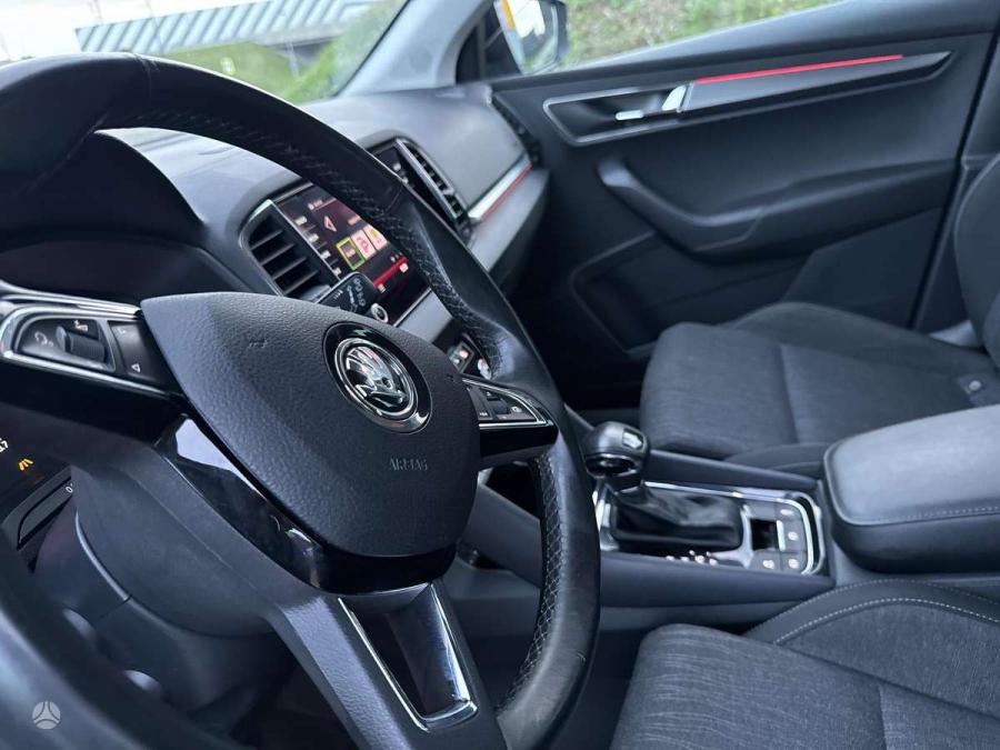 Black Skoda Karoq 2019 in Kaunas, with an engine capacity of 0.00 L and mileage of 260 thousand km for 11790 €, photo 19 on AUTOMOTO.COM.LV