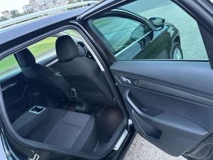 Black Skoda Karoq 2019 in Kaunas, with an engine capacity of 0.00 L and mileage of 260 thousand km for 11790 €, photo 25 on AUTOMOTO.COM.LV