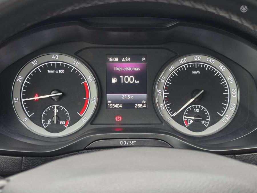 Black Skoda Karoq 2019 in Vilnius, with an engine capacity of 1.50 L and mileage of 193 thousand km for 15950 €, photo 47 on AUTOMOTO.COM.LV