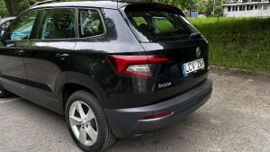 Black Skoda Karoq 2019 in Vilnius, with an engine capacity of 1.60 L and mileage of 150 thousand km for 15500 €, photo 8 on AUTOMOTO.COM.LV