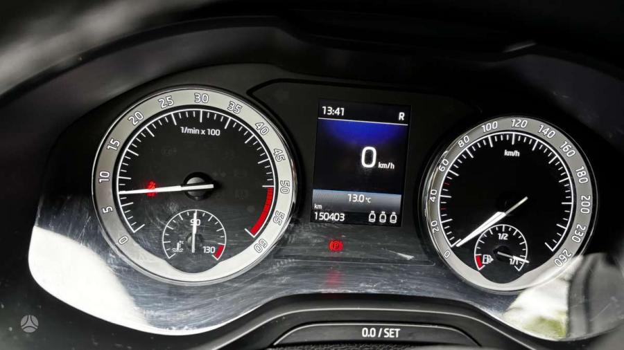 Black Skoda Karoq 2019 in Vilnius, with an engine capacity of 1.60 L and mileage of 150 thousand km for 15500 €, photo 11 on AUTOMOTO.COM.LV