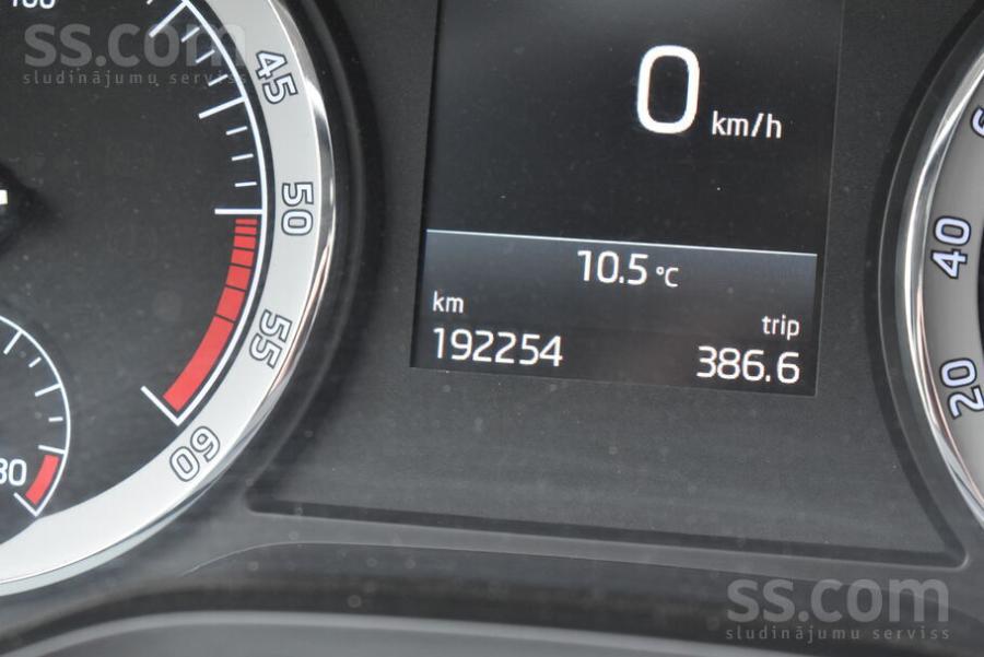 Melns Skoda Karoq 2019 Kuldīga, ar dzinēja tilpumu 1.60 L un nobraukumu 0 tūkst. km par 12550 €, foto 17 vietnē AUTOMOTO.COM.LV