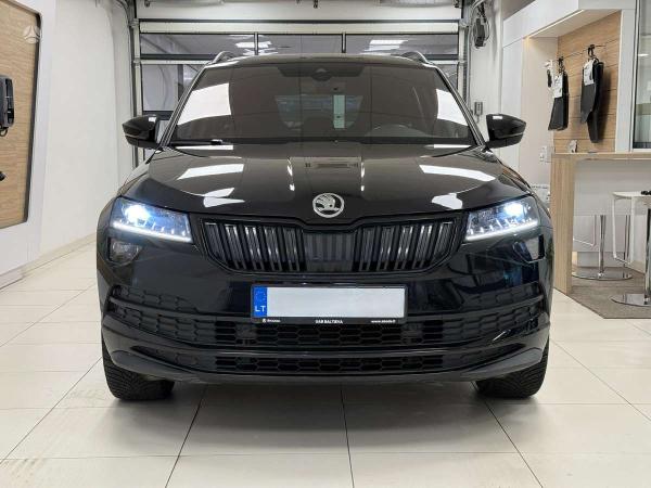 Melns Skoda Karoq 2020 Kauņa, ar dzinēja tilpumu 1.97 L un nobraukumu 140 tūkst. km par 22600 €, foto 2 vietnē AUTOMOTO.COM.LV