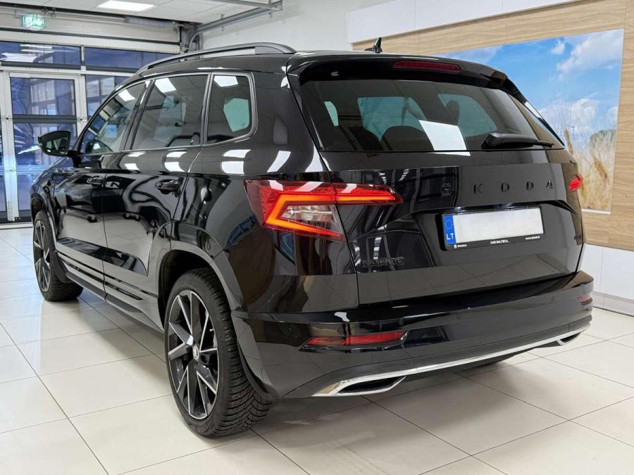 Black Skoda Karoq 2020 in Kaunas, with an engine capacity of 1.97 L and mileage of 140 thousand km for 22600 €, photo 5 on AUTOMOTO.COM.LV
