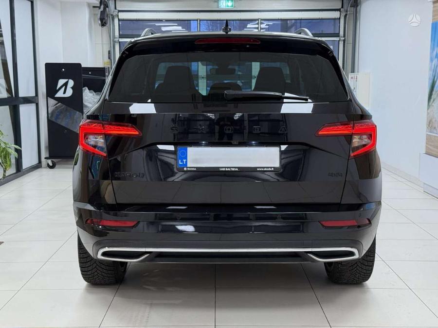 Black Skoda Karoq 2020 in Kaunas, with an engine capacity of 1.97 L and mileage of 140 thousand km for 22600 €, photo 6 on AUTOMOTO.COM.LV