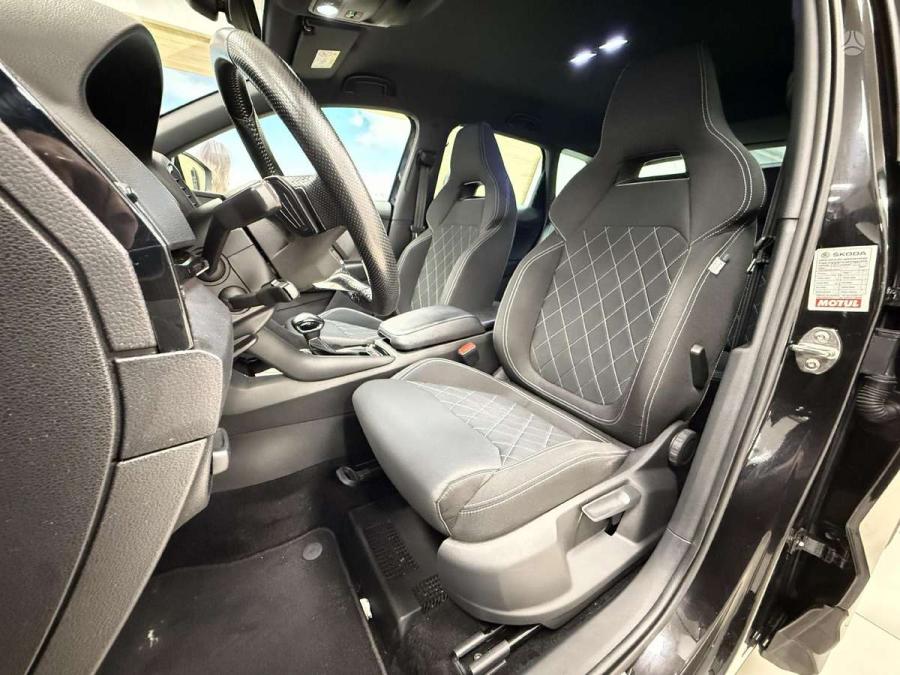 Black Skoda Karoq 2020 in Kaunas, with an engine capacity of 1.97 L and mileage of 140 thousand km for 22600 €, photo 12 on AUTOMOTO.COM.LV