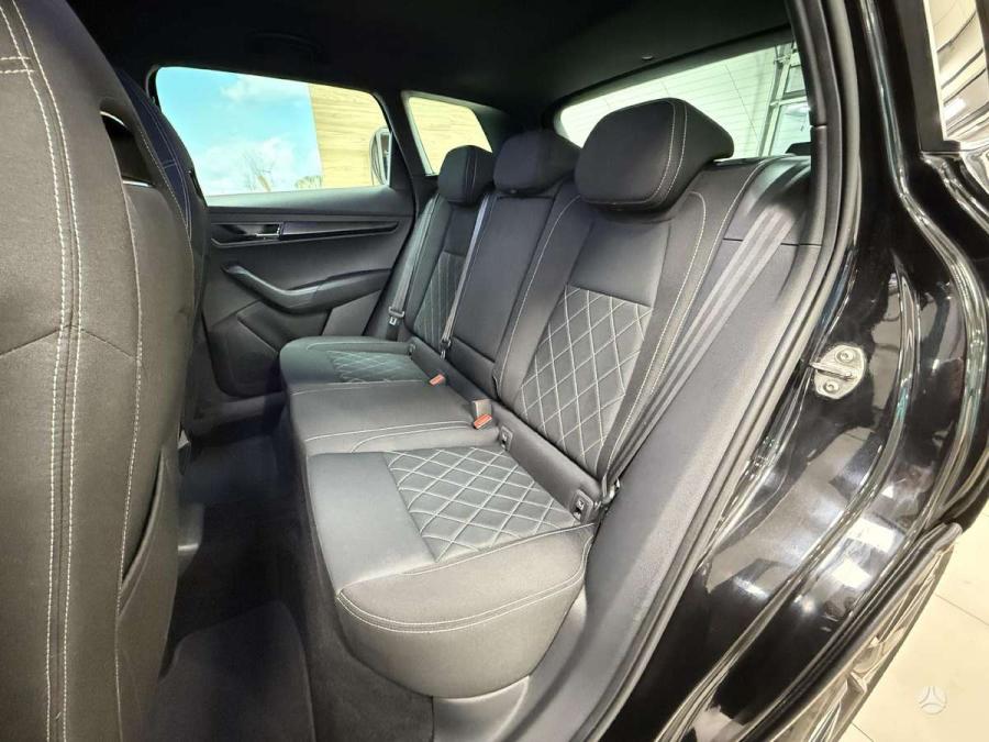 Black Skoda Karoq 2020 in Kaunas, with an engine capacity of 1.97 L and mileage of 140 thousand km for 22600 €, photo 14 on AUTOMOTO.COM.LV