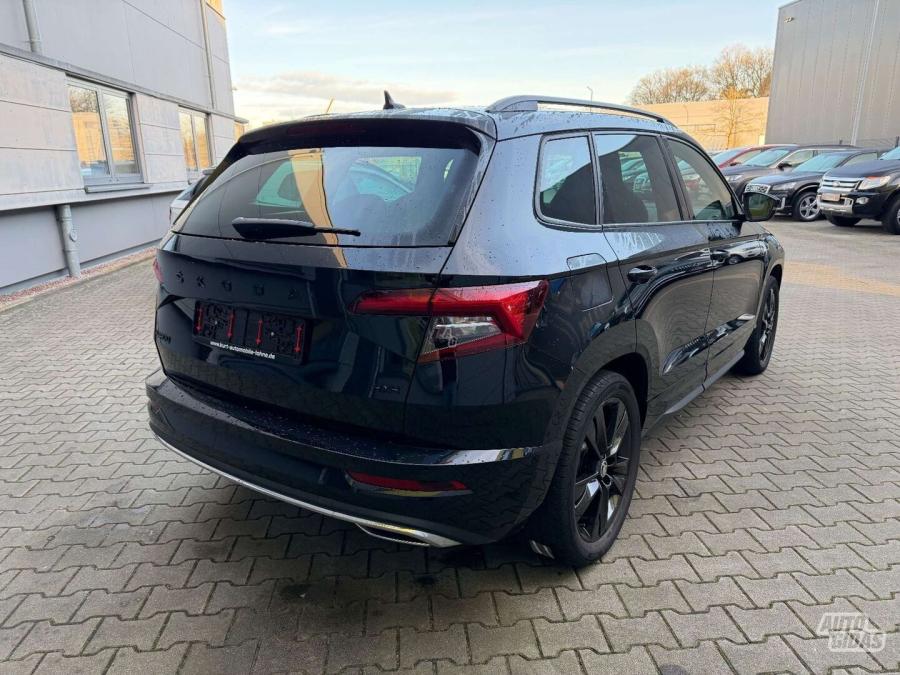 Black Skoda Karoq 2020 in Kaunas, with an engine capacity of 2.00 L and mileage of 49 thousand km for 32690 €, photo 6 on AUTOMOTO.COM.LV