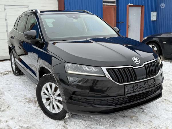 Black Skoda Karoq 2020 in Prienai, with an engine capacity of 1.60 L and mileage of 236 thousand km for 14800 €, photo 2 on AUTOMOTO.COM.LV