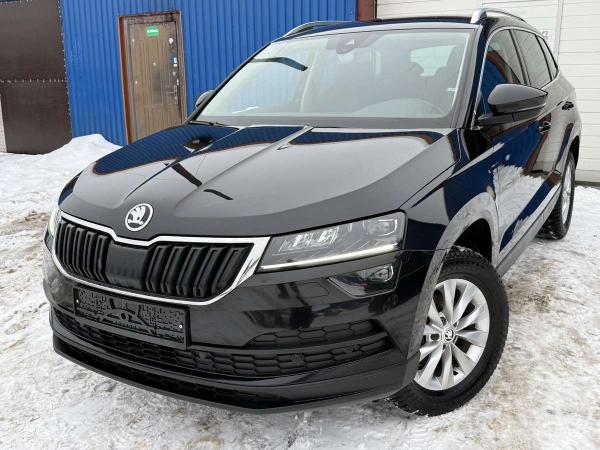 Black Skoda Karoq 2020 in Prienai, with an engine capacity of 1.60 L and mileage of 236 thousand km for 14800 €, photo 3 on AUTOMOTO.COM.LV