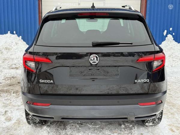 Black Skoda Karoq 2020 in Prienai, with an engine capacity of 1.60 L and mileage of 236 thousand km for 14800 €, photo 10 on AUTOMOTO.COM.LV