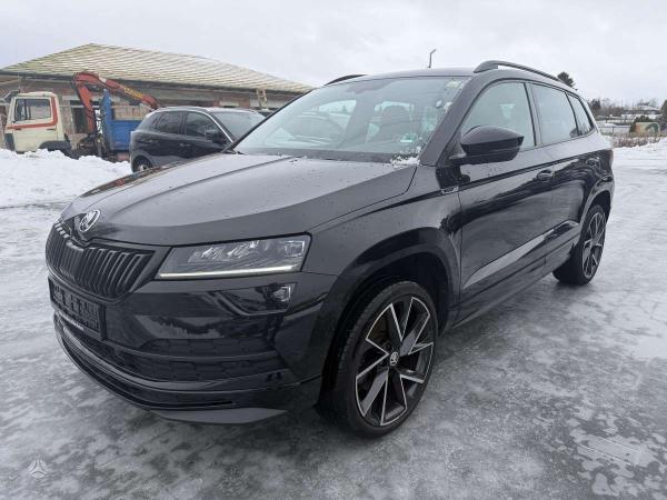 Black Skoda Karoq 2020 in Kaunas, with an engine capacity of 1.50 L and mileage of 208 thousand km for 17300 €, photo 1 on AUTOMOTO.COM.LV