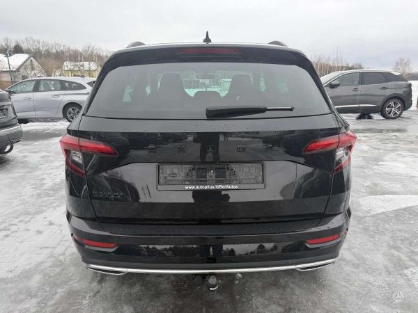 Black Skoda Karoq 2020 in Kaunas, with an engine capacity of 1.50 L and mileage of 208 thousand km for 17300 €, photo 6 on AUTOMOTO.COM.LV