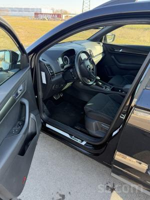 Black Skoda Karoq 2020 in Riga, with an engine capacity of 2.00 L and mileage of 225 thousand km for 18500 €, photo 6 on AUTOMOTO.COM.LV