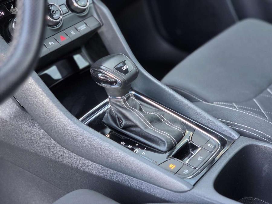 Black Skoda Karoq 2020 in Vilnius, with an engine capacity of 1.50 L and mileage of 237 thousand km for 16750 €, photo 40 on AUTOMOTO.COM.LV