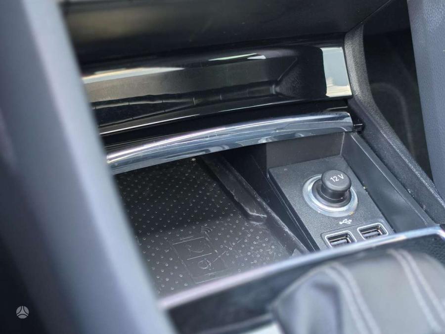 Black Skoda Karoq 2020 in Vilnius, with an engine capacity of 1.50 L and mileage of 237 thousand km for 16750 €, photo 42 on AUTOMOTO.COM.LV